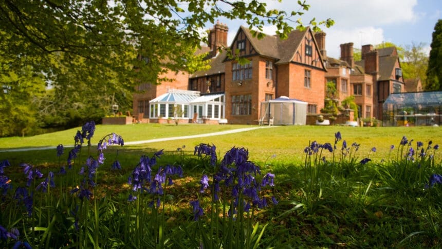 Care Home in Henley upon Thames | Huntercombe Hall | Aria Care