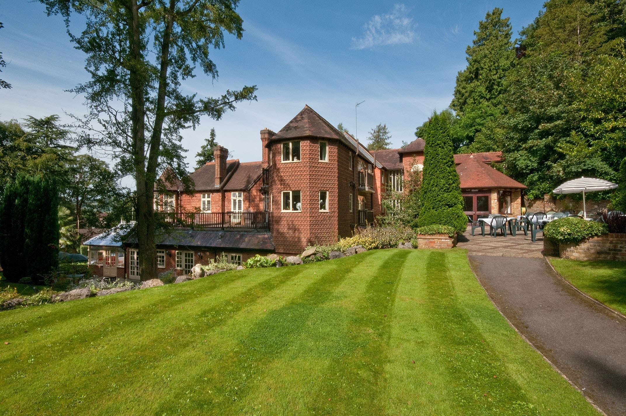 Care Home in Dorking, Surrey | Garth House | Aria Care